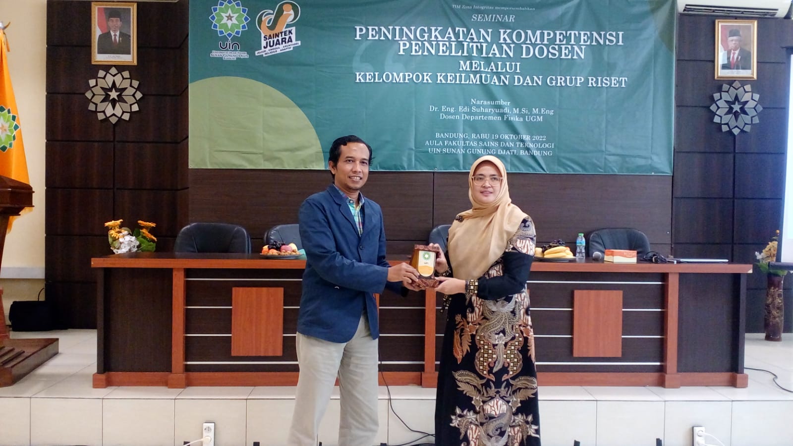 FST UIN Bandung Gelar Seminar Kompetensi Penelitian Dosen Melalui Kelompok Keilmuan dan Grup ...